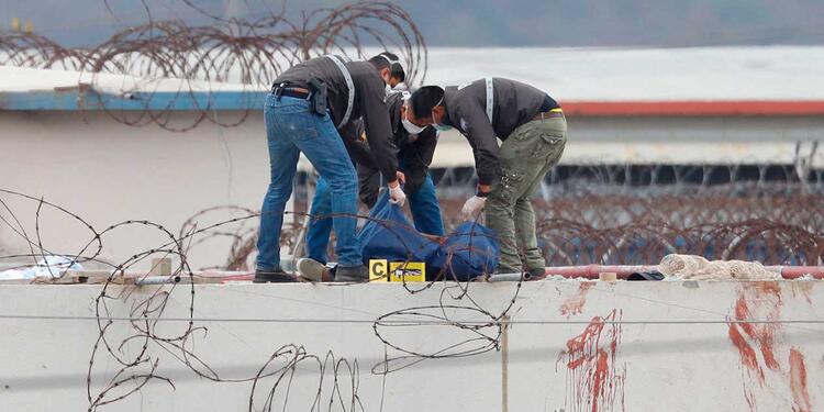 Nueva masacre en cárcel de Ecuador deja al menos 68 reclusos muertos y ... Nueva masacre en cárcel de Ecuador deja al menos 68 reclusos muertos y ...